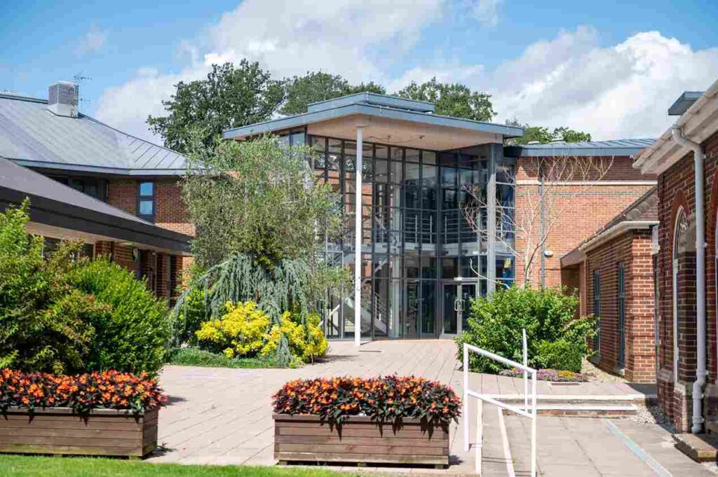 Headington Summer School | Campuses | Summer Boarding Courses